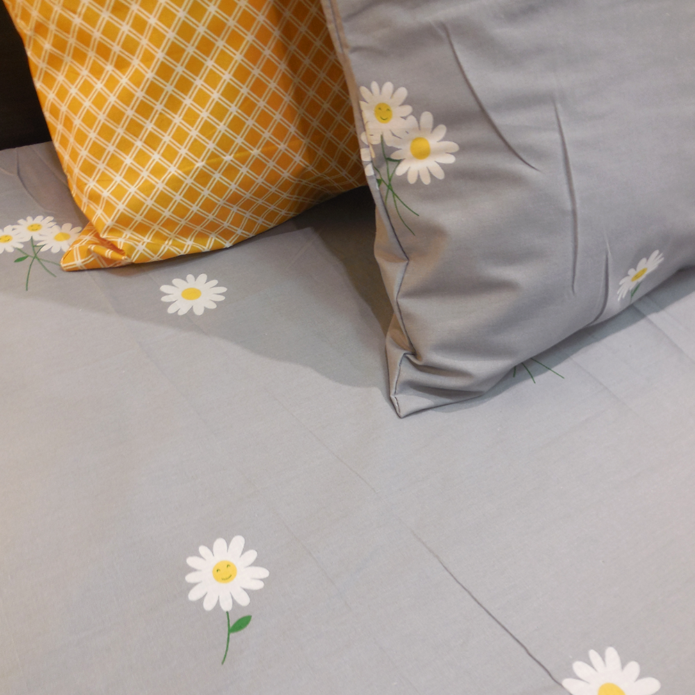 Smiling Daisies - Maal Gari